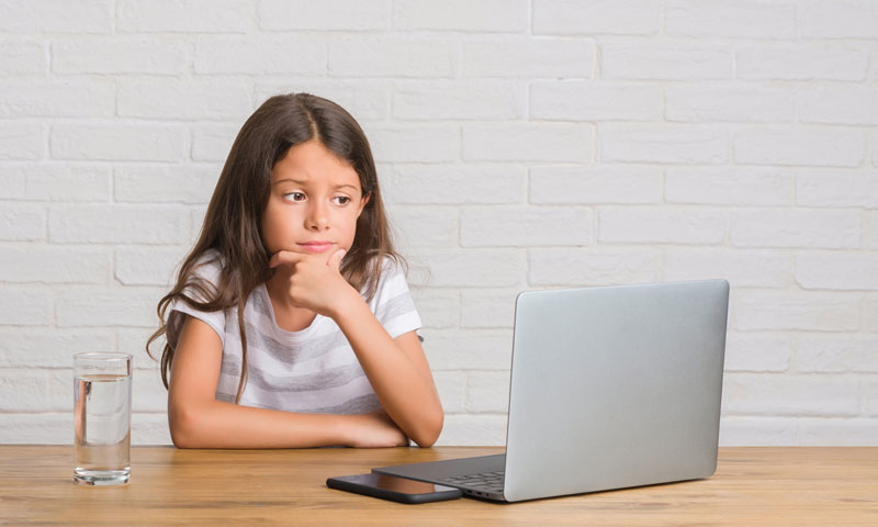 Pensamiento crítico en Internet: cómo fomentarlo – Compartir en familia